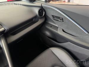 Dzeltens Toyota C-HR 2024 Jēkabpils, ar dzinēja tilpumu 2.00 L un nobraukumu 45 tūkst. km par 34500 €, foto 24 vietnē AUTOMOTO.COM.LV