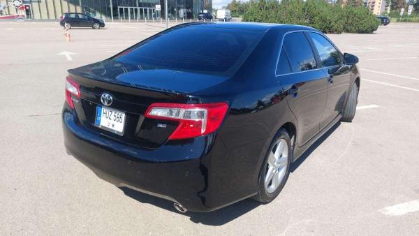 Toyota Camry 2013 Šauļi vietnē Melns Toyota Camry 2013 Šauļi, ar dzinēja tilpumu 2.49 L un nobraukumu 207 tūkst. km par 7850 €, foto 1 vietnē AUTOMOTO.COM.LV