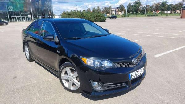 Toyota Camry 2013 Šauļi vietnē Melns Toyota Camry 2013 Šauļi, ar dzinēja tilpumu 2.49 L un nobraukumu 207 tūkst. km par 7850 €, foto 3 vietnē AUTOMOTO.COM.LV