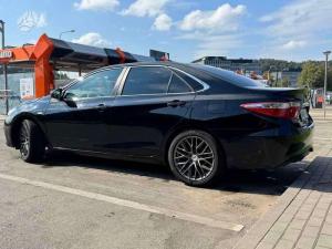 Melns Toyota Camry 2015 Viļņa, ar dzinēja tilpumu 2.50 L un nobraukumu 300 tūkst. km par 9100 €, foto 4 vietnē AUTOMOTO.COM.LV