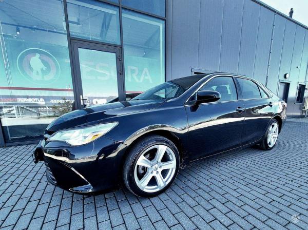 Black Toyota Camry 2016 in Siauliai, with an engine capacity of 2.50 L and mileage of 190 thousand km for 11300 €, photo 6 on AUTOMOTO.COM.LV