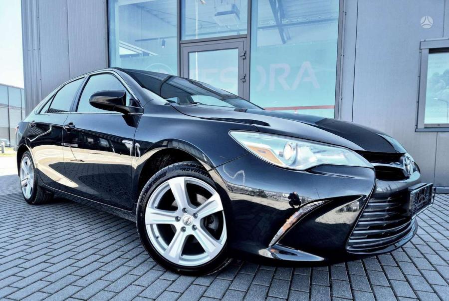 Black Toyota Camry 2016 in Siauliai, with an engine capacity of 2.50 L and mileage of 190 thousand km for 10900 €, photo 3 on AUTOMOTO.COM.LV