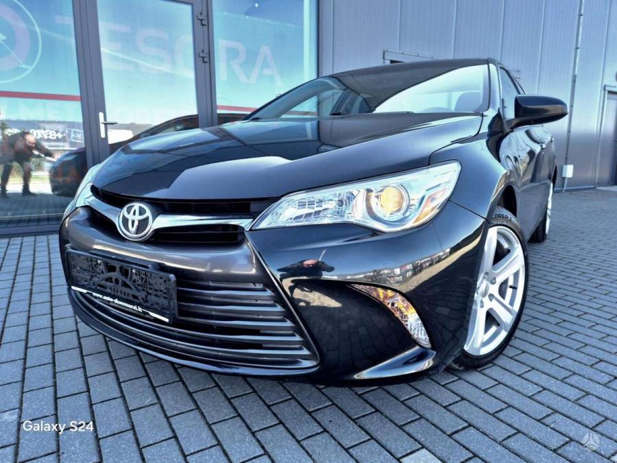 Black Toyota Camry 2016 in Siauliai, with an engine capacity of 2.50 L and mileage of 190 thousand km for 10900 €, photo 4 on AUTOMOTO.COM.LV