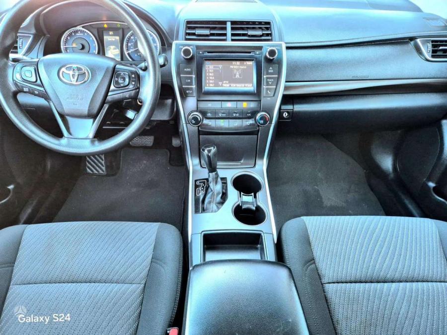 Black Toyota Camry 2016 in Siauliai, with an engine capacity of 2.50 L and mileage of 190 thousand km for 10900 €, photo 12 on AUTOMOTO.COM.LV