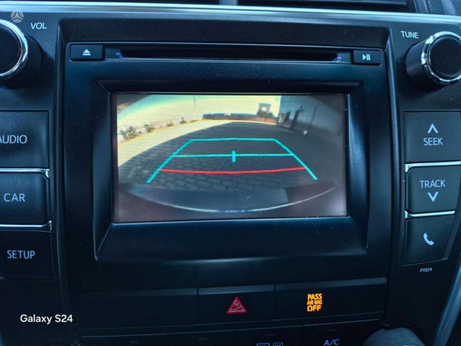 Black Toyota Camry 2016 in Siauliai, with an engine capacity of 2.50 L and mileage of 190 thousand km for 10900 €, photo 14 on AUTOMOTO.COM.LV