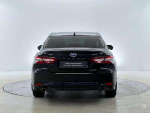 Black Toyota Camry 2019 in Vilnius, with an engine capacity of 2.49 L and mileage of 85 thousand km for 24900 €, photo 4 on AUTOMOTO.COM.LV