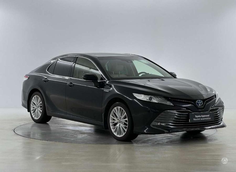 Black Toyota Camry 2019 in Vilnius, with an engine capacity of 2.49 L and mileage of 85 thousand km for 24900 €, photo 18 on AUTOMOTO.COM.LV