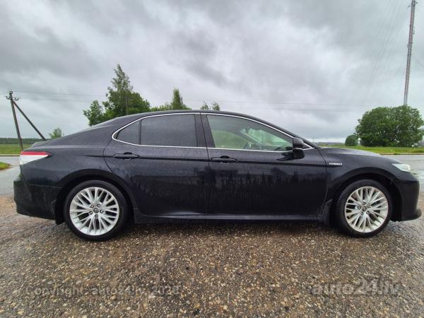 Black Toyota Camry 2019 in Tallinn, with an engine capacity of 2.50 L and mileage of 193 thousand km for 23000 €, photo 3 on AUTOMOTO.COM.LV