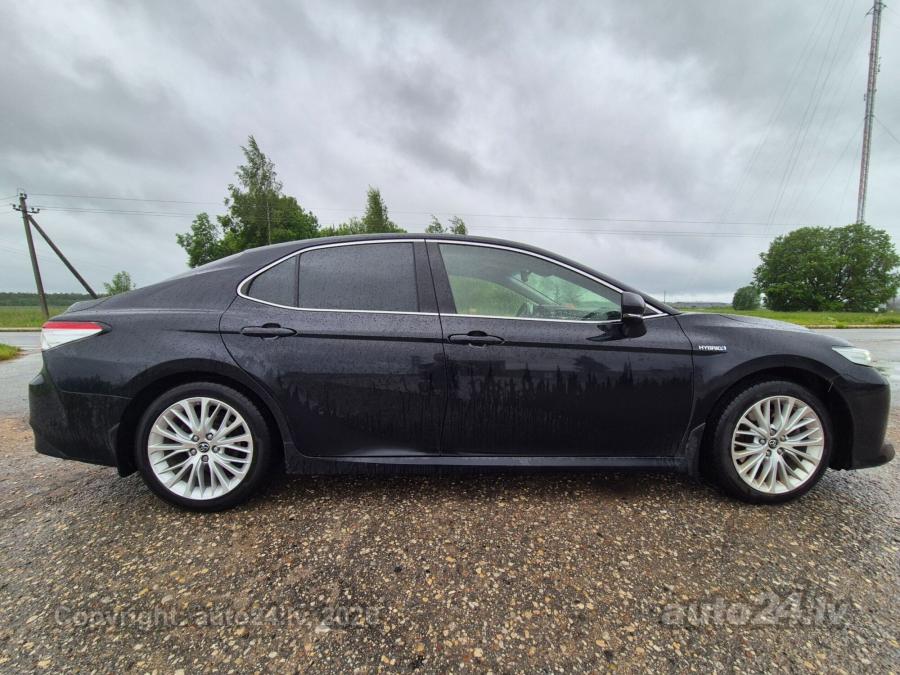 Melns Toyota Camry 2019 Tallina, ar dzinēja tilpumu 2.50 L un nobraukumu 193 tūkst. km par 23000 €, foto 4 vietnē AUTOMOTO.COM.LV