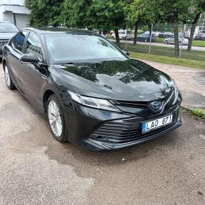 Melns Toyota Camry 2019 Utena, ar dzinēja tilpumu 2.49 L un nobraukumu 170 tūkst. km par 19000 €, foto  vietnē AUTOMOTO.COM.LV