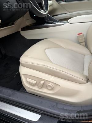 Melns Toyota Camry 2019 Rīga, ar dzinēja tilpumu 2.50 L un nobraukumu 71 tūkst. km par 24500 €, foto 21 vietnē AUTOMOTO.COM.LV