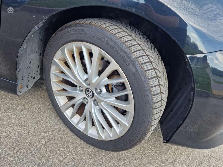 Black Toyota Camry 2019 in Kaunas, with an engine capacity of 2.49 L and mileage of 199 thousand km for 16490 €, photo 7 on AUTOMOTO.COM.LV