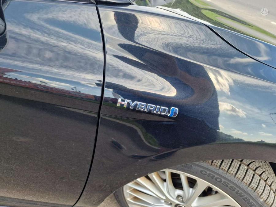 Black Toyota Camry 2019 in Kaunas, with an engine capacity of 2.49 L and mileage of 199 thousand km for 16490 €, photo 8 on AUTOMOTO.COM.LV