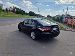 Black Toyota Camry 2019 in Kaunas, with an engine capacity of 2.49 L and mileage of 199 thousand km for 16490 €, photo 11 on AUTOMOTO.COM.LV