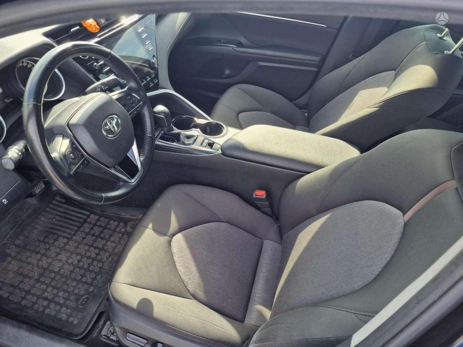 Black Toyota Camry 2019 in Kaunas, with an engine capacity of 2.49 L and mileage of 199 thousand km for 16490 €, photo 13 on AUTOMOTO.COM.LV