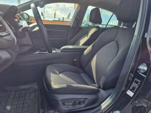 Black Toyota Camry 2019 in Kaunas, with an engine capacity of 2.49 L and mileage of 199 thousand km for 16490 €, photo 14 on AUTOMOTO.COM.LV