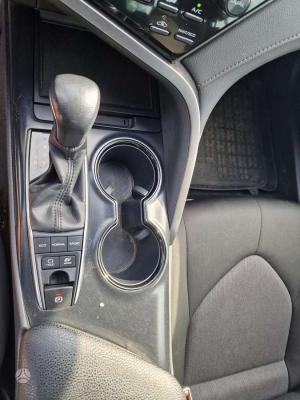 Black Toyota Camry 2019 in Kaunas, with an engine capacity of 2.49 L and mileage of 199 thousand km for 16490 €, photo 22 on AUTOMOTO.COM.LV
