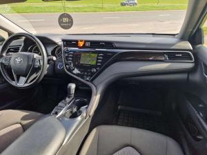 Black Toyota Camry 2019 in Kaunas, with an engine capacity of 2.49 L and mileage of 199 thousand km for 16490 €, photo 23 on AUTOMOTO.COM.LV