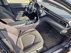 Black Toyota Camry 2019 in Kaunas, with an engine capacity of 2.49 L and mileage of 199 thousand km for 16490 €, photo 25 on AUTOMOTO.COM.LV