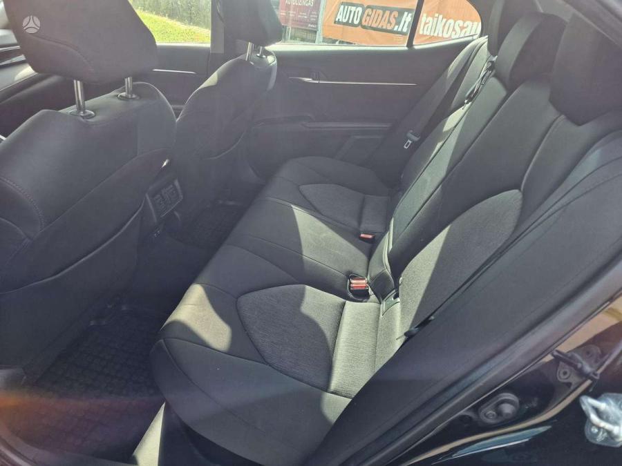 Black Toyota Camry 2019 in Kaunas, with an engine capacity of 2.49 L and mileage of 199 thousand km for 16490 €, photo 26 on AUTOMOTO.COM.LV