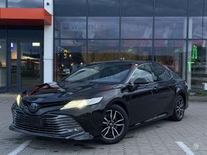 Black Toyota Camry 2019 in Vilnius, with an engine capacity of 2.49 L and mileage of 177 thousand km for 13800 €, photo  on AUTOMOTO.COM.LV