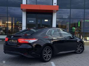 Black Toyota Camry 2019 in Vilnius, with an engine capacity of 2.49 L and mileage of 177 thousand km for 13800 €, photo 4 on AUTOMOTO.COM.LV
