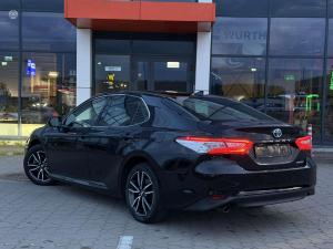 Black Toyota Camry 2019 in Vilnius, with an engine capacity of 2.49 L and mileage of 177 thousand km for 13800 €, photo 5 on AUTOMOTO.COM.LV
