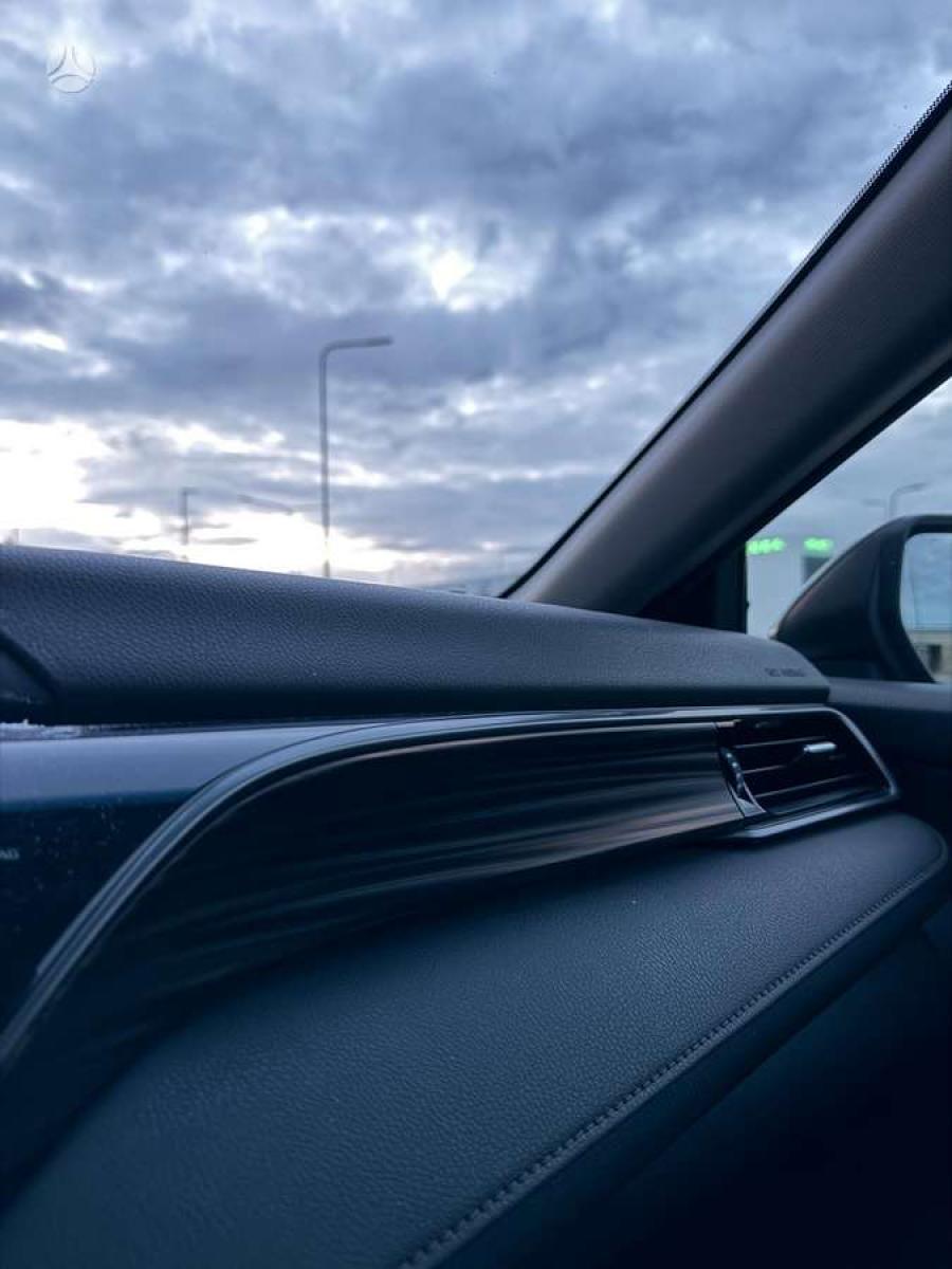 Black Toyota Camry 2019 in Vilnius, with an engine capacity of 2.49 L and mileage of 177 thousand km for 13800 €, photo 13 on AUTOMOTO.COM.LV
