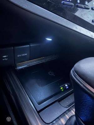 Black Toyota Camry 2019 in Vilnius, with an engine capacity of 2.49 L and mileage of 177 thousand km for 13800 €, photo 15 on AUTOMOTO.COM.LV