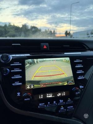 Black Toyota Camry 2019 in Vilnius, with an engine capacity of 2.49 L and mileage of 177 thousand km for 13800 €, photo 16 on AUTOMOTO.COM.LV
