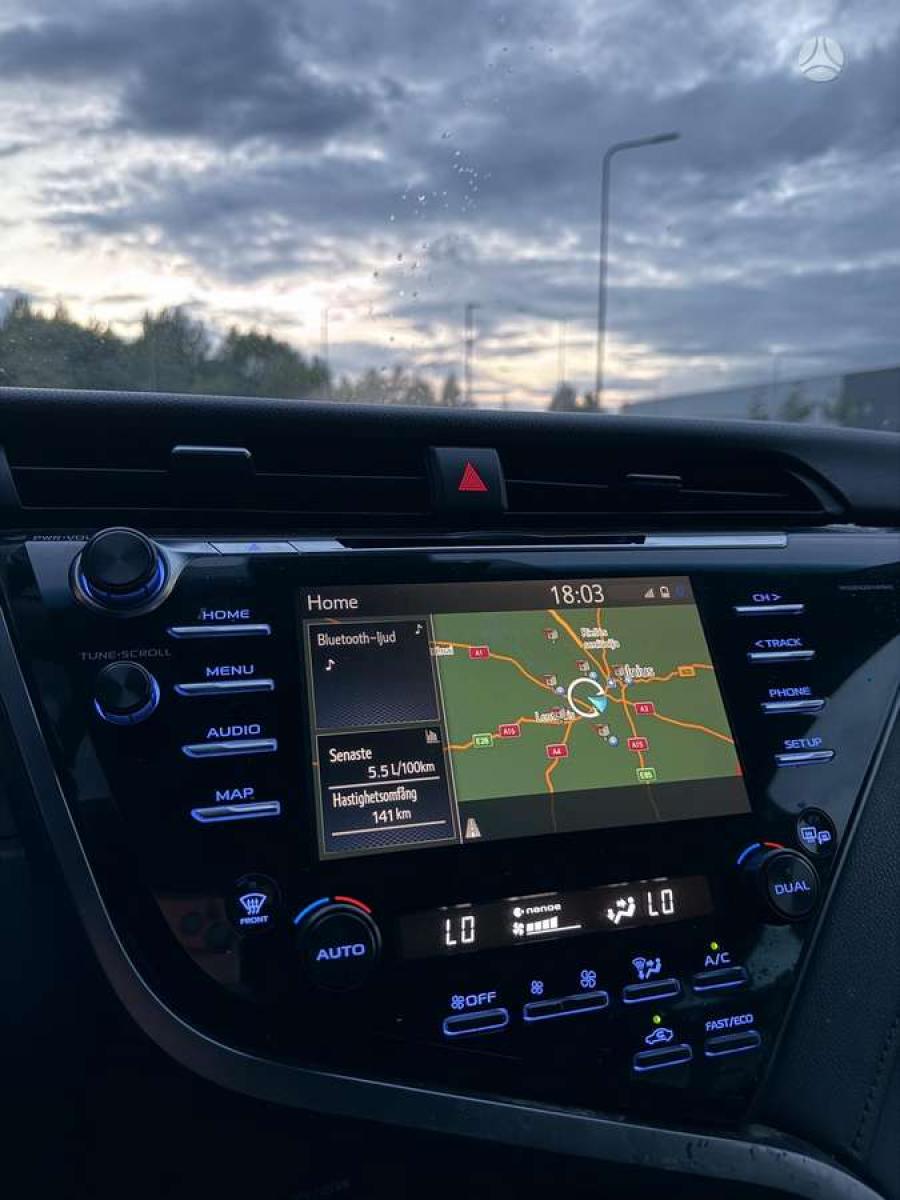 Black Toyota Camry 2019 in Vilnius, with an engine capacity of 2.49 L and mileage of 177 thousand km for 13800 €, photo 17 on AUTOMOTO.COM.LV