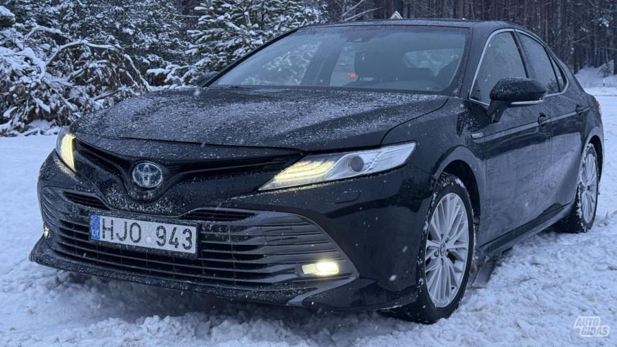 Black Toyota Camry 2020 in Vilnius, with an engine capacity of 2.50 L and mileage of 269 thousand km for 14000 €, photo 2 on AUTOMOTO.COM.LV