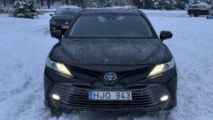 Black Toyota Camry 2020 in Vilnius, with an engine capacity of 2.50 L and mileage of 269 thousand km for 14000 €, photo 4 on AUTOMOTO.COM.LV