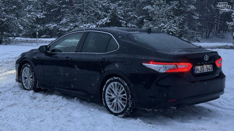Black Toyota Camry 2020 in Vilnius, with an engine capacity of 2.50 L and mileage of 269 thousand km for 14000 €, photo 5 on AUTOMOTO.COM.LV