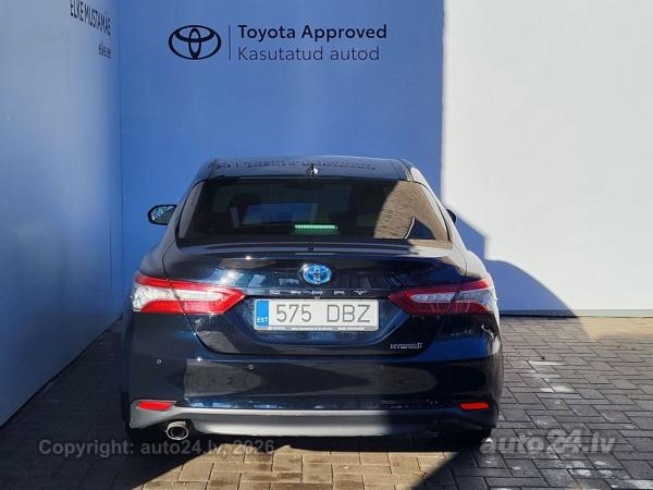 Black Toyota Camry 2020 in Tallinn, with an engine capacity of 2.49 L and mileage of 147 thousand km for 26495 €, photo 4 on AUTOMOTO.COM.LV