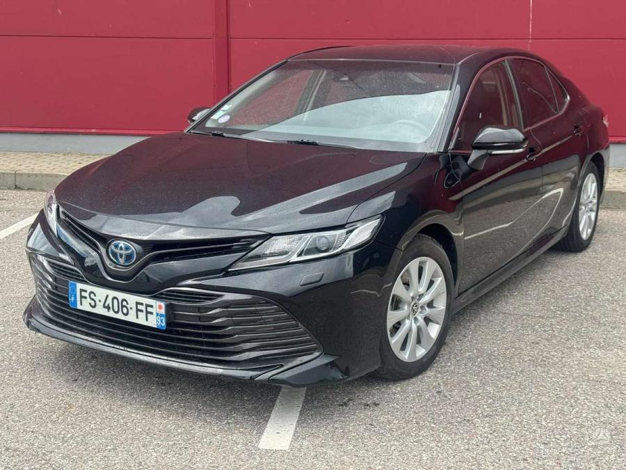 Black Toyota Camry 2020 in Kaunas, with an engine capacity of 2.50 L and mileage of 186 thousand km for 12500 €, photo 1 on AUTOMOTO.COM.LV