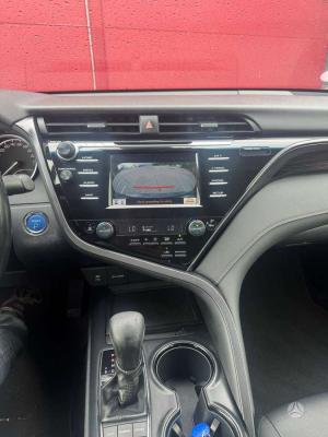 Black Toyota Camry 2020 in Kaunas, with an engine capacity of 2.50 L and mileage of 186 thousand km for 12500 €, photo 7 on AUTOMOTO.COM.LV