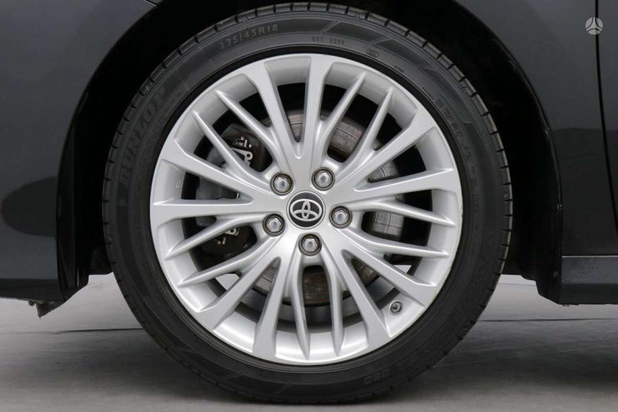 Melns Toyota Camry 2020 Viļņa, ar dzinēja tilpumu 2.49 L un nobraukumu 85 tūkst. km par 25900 €, foto 17 vietnē AUTOMOTO.COM.LV