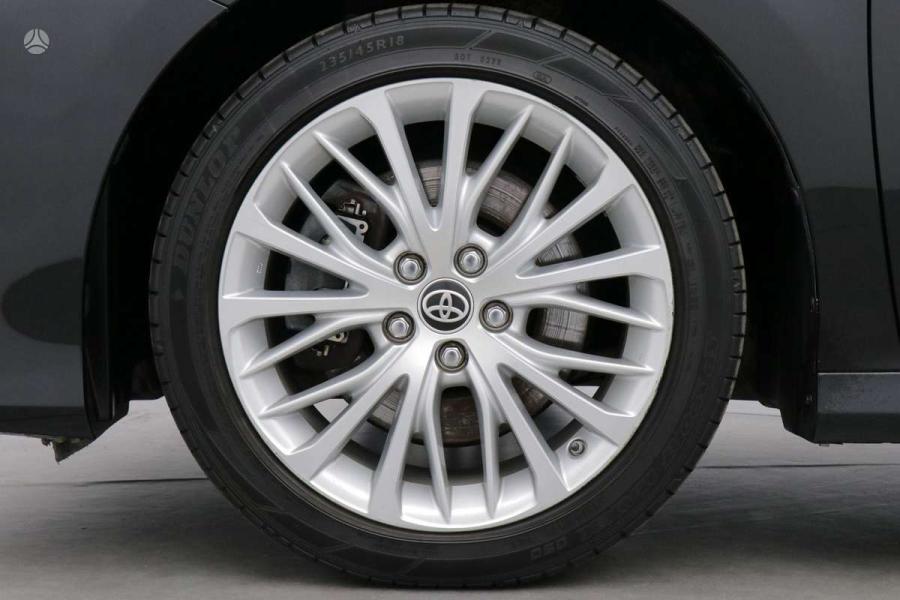 Melns Toyota Camry 2020 Viļņa, ar dzinēja tilpumu 2.49 L un nobraukumu 85 tūkst. km par 25900 €, foto 17 vietnē AUTOMOTO.COM.LV