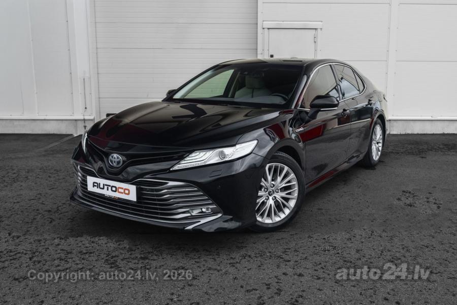 Melns Toyota Camry 2020 Tallina, ar dzinēja tilpumu 2.50 L un nobraukumu 182 tūkst. km par 19999 €, foto 1 vietnē AUTOMOTO.COM.LV