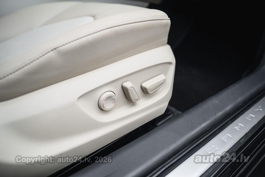 Melns Toyota Camry 2020 Tallina, ar dzinēja tilpumu 2.50 L un nobraukumu 182 tūkst. km par 19999 €, foto 12 vietnē AUTOMOTO.COM.LV