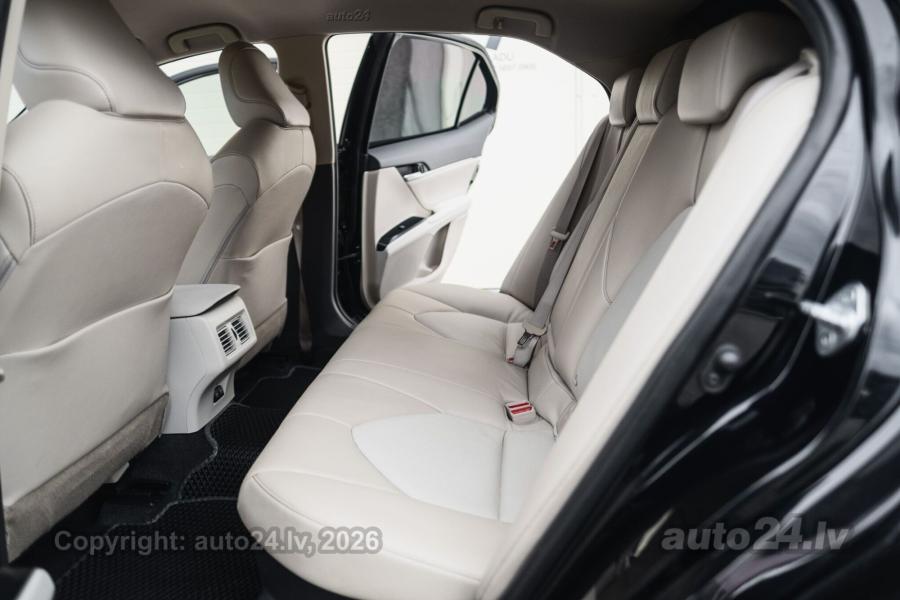 Melns Toyota Camry 2020 Tallina, ar dzinēja tilpumu 2.50 L un nobraukumu 182 tūkst. km par 19999 €, foto 15 vietnē AUTOMOTO.COM.LV