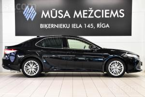 Melns Toyota Camry 2020 Rīga, ar dzinēja tilpumu 2.50 L un nobraukumu 72 tūkst. km par 23390 €, foto 5 vietnē AUTOMOTO.COM.LV