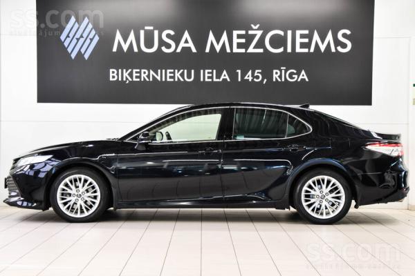 Melns Toyota Camry 2020 Rīga, ar dzinēja tilpumu 2.50 L un nobraukumu 72 tūkst. km par 23390 €, foto 6 vietnē AUTOMOTO.COM.LV
