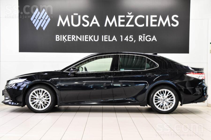 Melns Toyota Camry 2020 Rīga, ar dzinēja tilpumu 2.50 L un nobraukumu 72 tūkst. km par 23390 €, foto 6 vietnē AUTOMOTO.COM.LV
