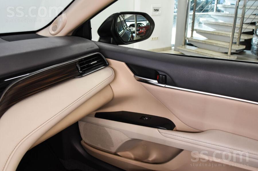 Melns Toyota Camry 2020 Rīga, ar dzinēja tilpumu 2.50 L un nobraukumu 72 tūkst. km par 23390 €, foto 15 vietnē AUTOMOTO.COM.LV