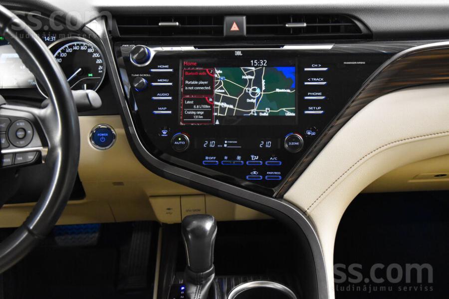 Melns Toyota Camry 2020 Rīga, ar dzinēja tilpumu 2.50 L un nobraukumu 72 tūkst. km par 23390 €, foto 24 vietnē AUTOMOTO.COM.LV