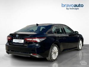 Black Toyota Camry 2020 in Kaunas, with an engine capacity of 2.50 L and mileage of 116 thousand km for 24472 €, photo 6 on AUTOMOTO.COM.LV