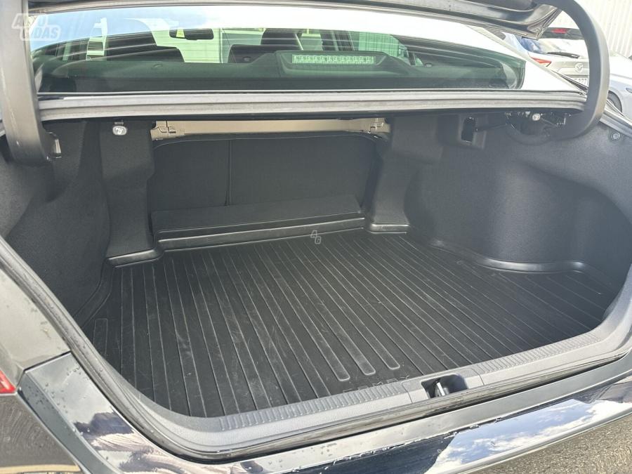 Black Toyota Camry 2020 in Kaunas, with an engine capacity of 2.50 L and mileage of 116 thousand km for 24472 €, photo 14 on AUTOMOTO.COM.LV
