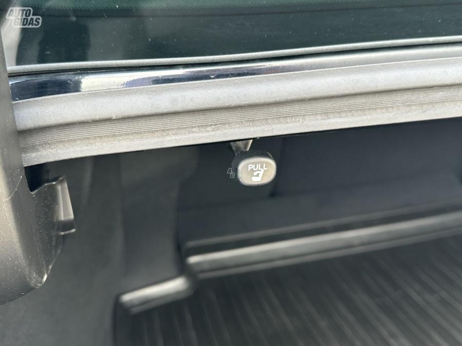 Black Toyota Camry 2020 in Kaunas, with an engine capacity of 2.50 L and mileage of 116 thousand km for 24472 €, photo 15 on AUTOMOTO.COM.LV